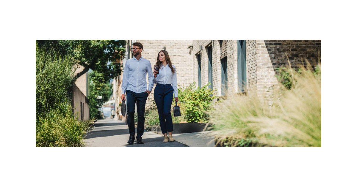 Barefoot in the Office: Comfortable Feet for Higher Productivity | Be Lenka