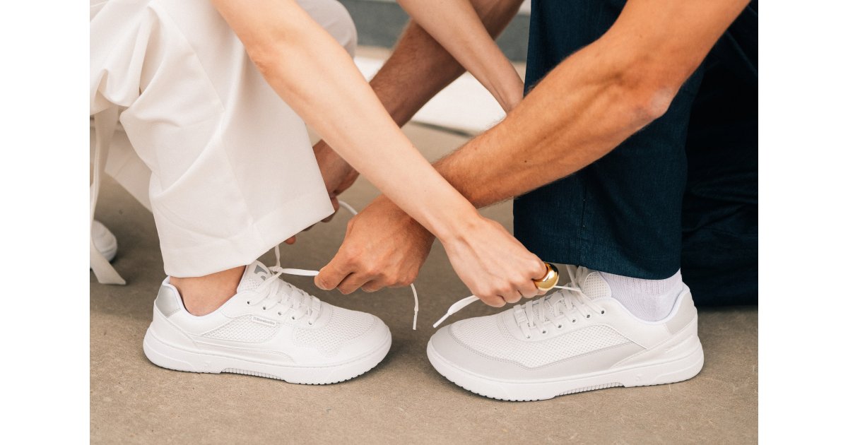 What to wear with barefoot sneakers? 5 top outfit inspirations for men ...